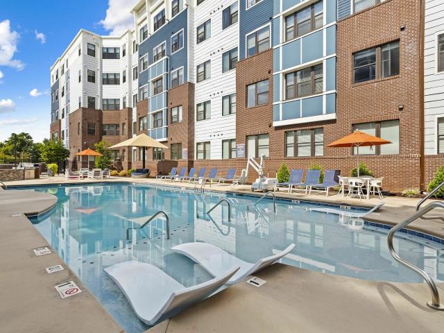 4 BR, 4 BA Apartment 303 W Blount Ave Unit Private Priced By Bed, Knoxville, TN 37920