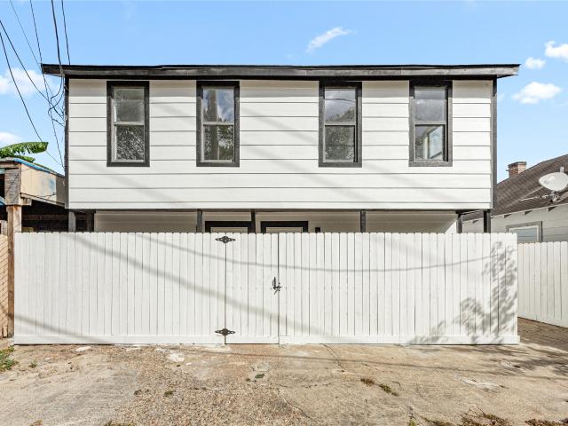 4 BR, 4 BA Apartment 3229 Holman Street, Houston, TX 77004