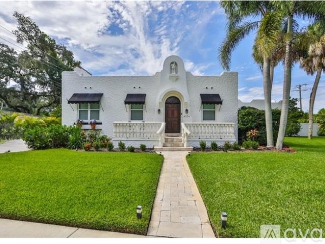 4 BR, 3.5 BA Apartment 4534 W Beachway Dr, Tampa, FL 33609