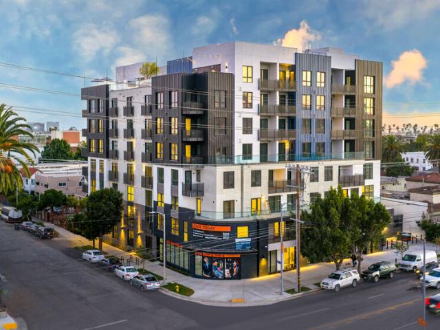4 BR, 4 BA Apartment 4750 Santa Monica Blvd Unit 310D, Los Angeles, CA 90029