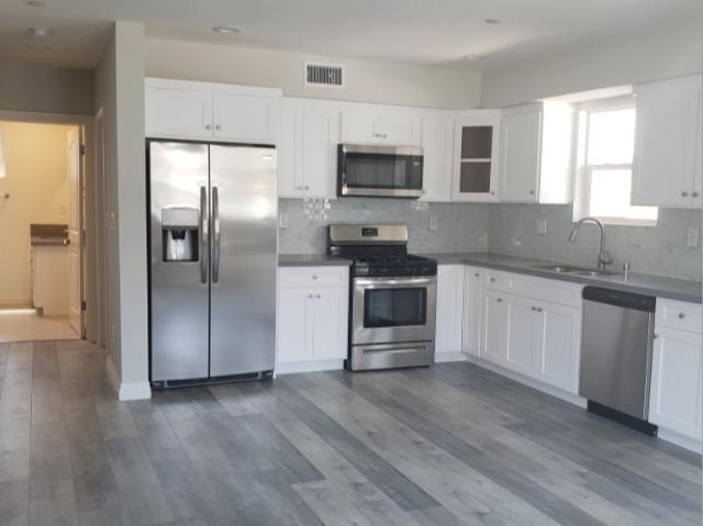 4 BR, 4 BA Apartment 4114 Oakwood Avenue, Los Angeles, CA 90004