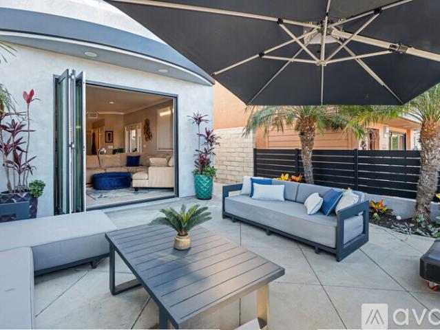 4 BR, 4 BA Apartment 426 12 Th St, Huntington Beach, CA 92648