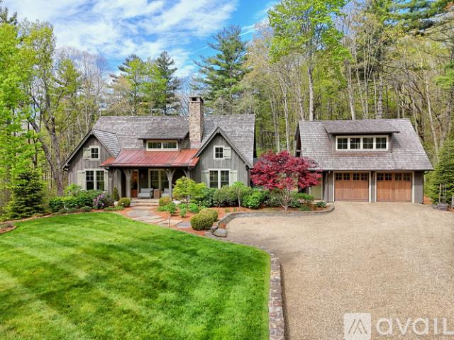 4 BR, 4 BA Apartment 545 Cross Crk Trl, Cullowhee, NC 28723