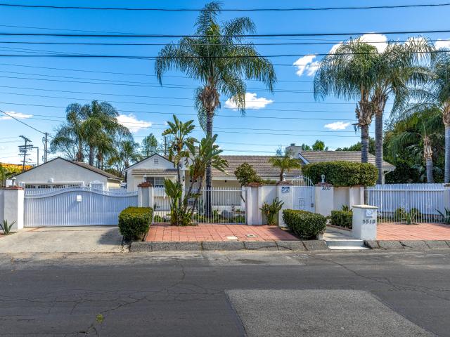 4 BR, 4 BA Apartment 5512 Wilbur Ave, Tarzana, CA 91356