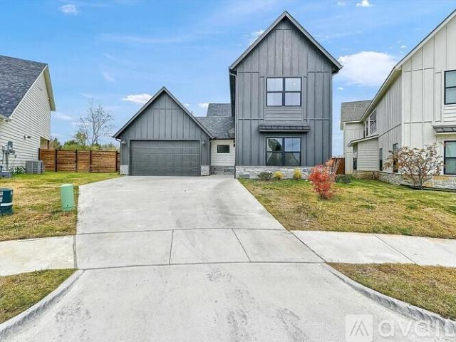 4 BR, 4 BA Apartment 521 Saucer Dr, Sherman, TX 75092