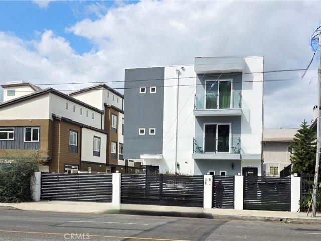 4 BR, 4 BA Apartment 6845 Haskell Avenue, Lake Balboa, CA 91406