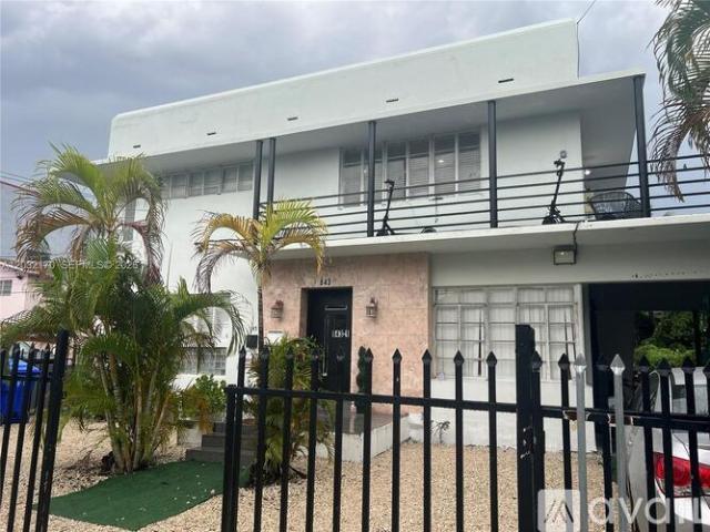4 BR, 4 BA Apartment 843 NW 3rd St, Unit 2, Miami, FL 33128