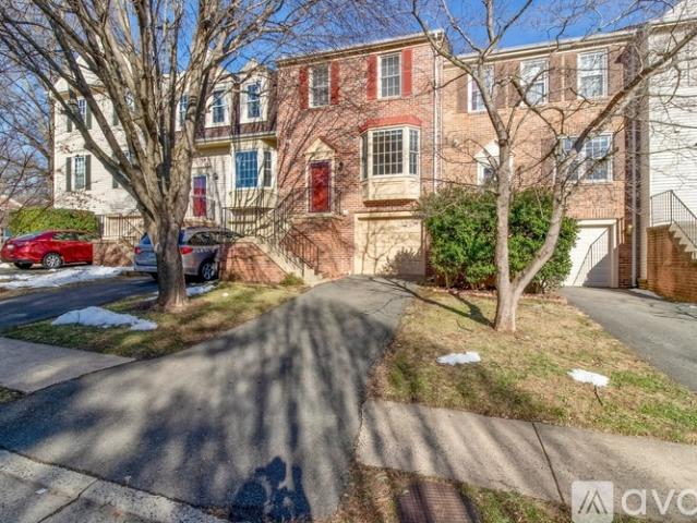 4 BR, 4 BA Apartment 8871 Winding Hollow Way, Unit West Springfield house, West Springfield, VA 22152