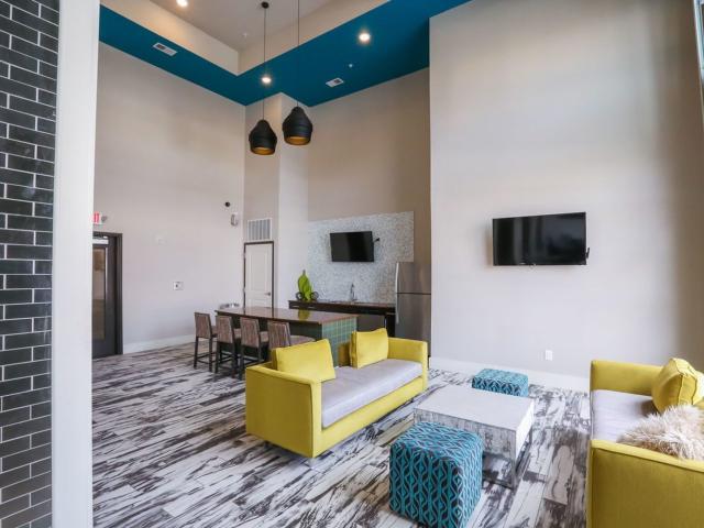 4 BR, 4 BA Apartment 930 Douglas Street Unit Private Priced By Bed, Chattanooga, TN 37403
