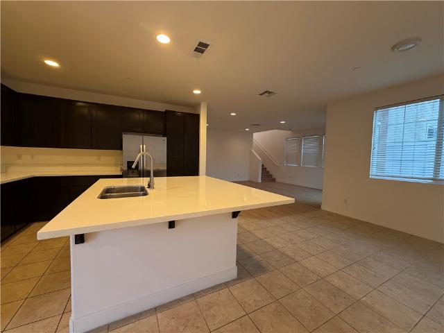 4 BR, 4 BA in Ontario