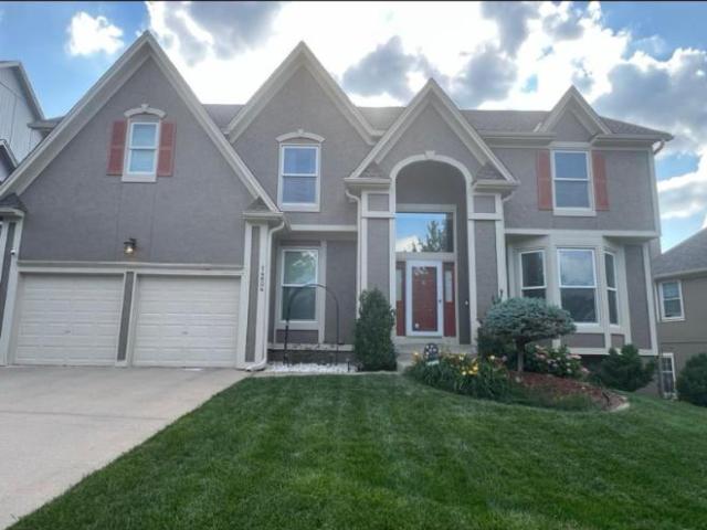 4 Br, 5 bath, Single Family 14804 Slater St