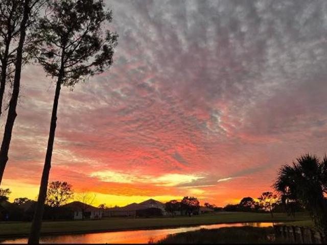 4 Br, 5 bath, Single Family 17708 Sawgrass Run