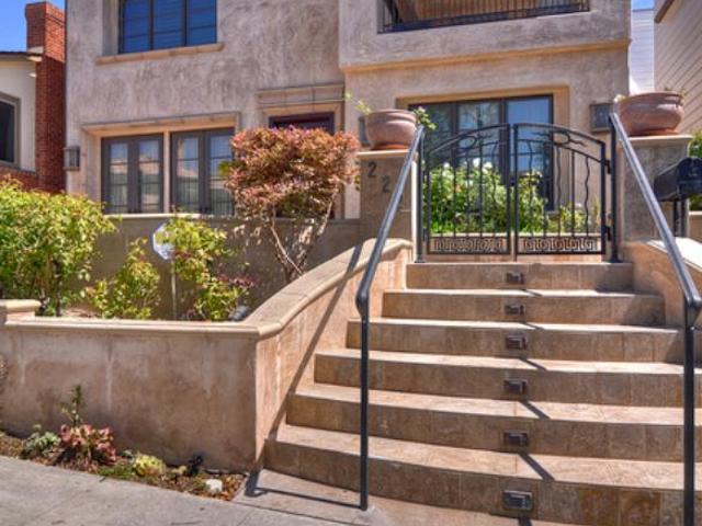 4 Br, 5 bath, Single Family 222 Iris Ave