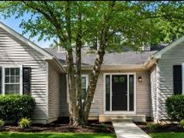 4 Br, 5 bath, Single Family 488 Pheasant Chase Dr