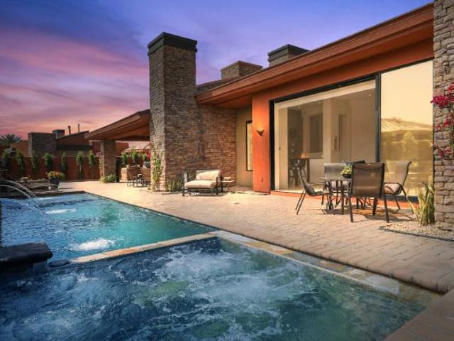 4 Br, 5 bath, Single Family 50070 Via De Moda
