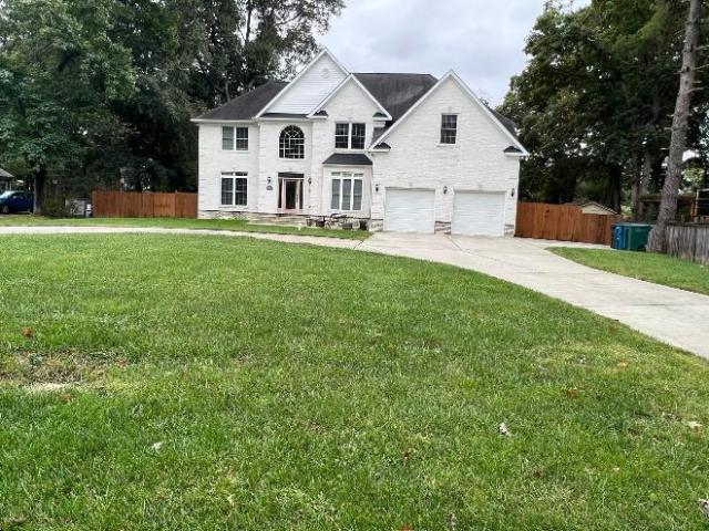 4 Br, 5 bath, Single Family 7102 Oriole Ave