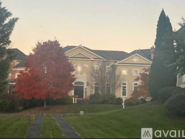 4 BR, 5 BA Apartment 15713 Spyglass Hill Loop, Gainesville, VA 20155