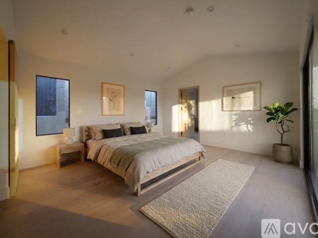 4 BR, 5 BA Apartment 4501 Canoga Dr, Los Angeles, CA 91364