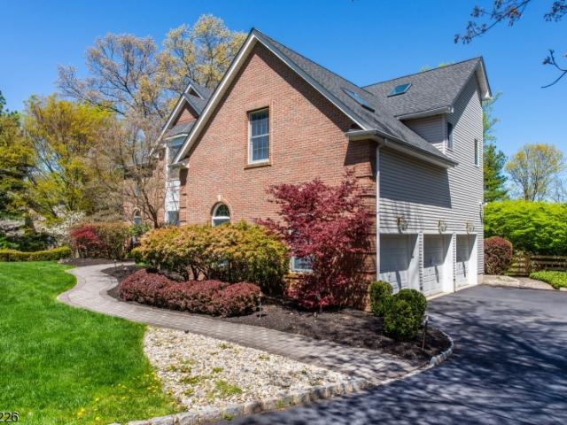 4 Brandywine Ct, Randolph, NJ 07869 | MLS #4023 | Compass