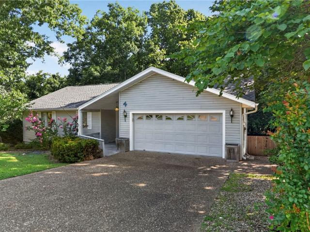 4 Brecknock Drive