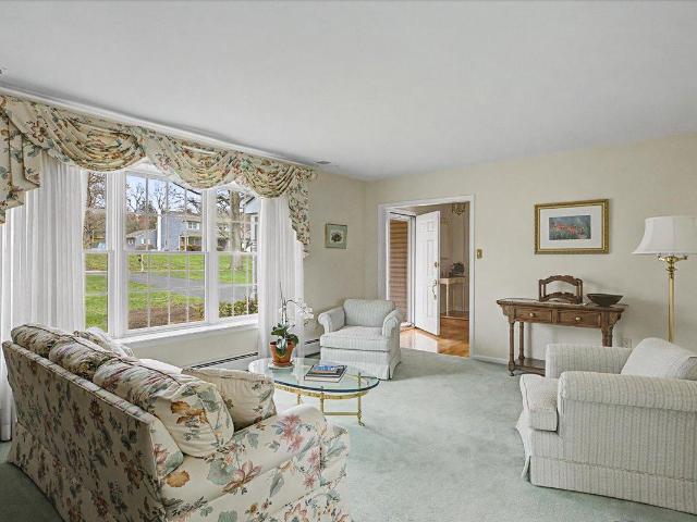 4 Brookdale Drive