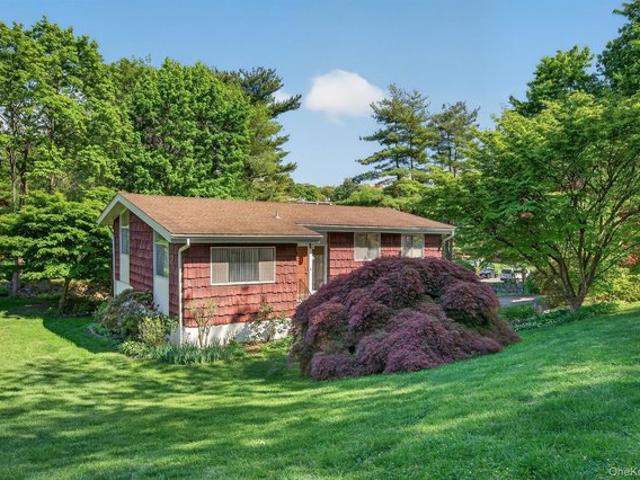 4 Brookdell Dr, Hartsdale, NY 10530