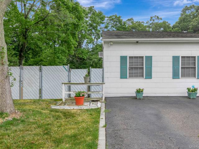4 Brooktree Court