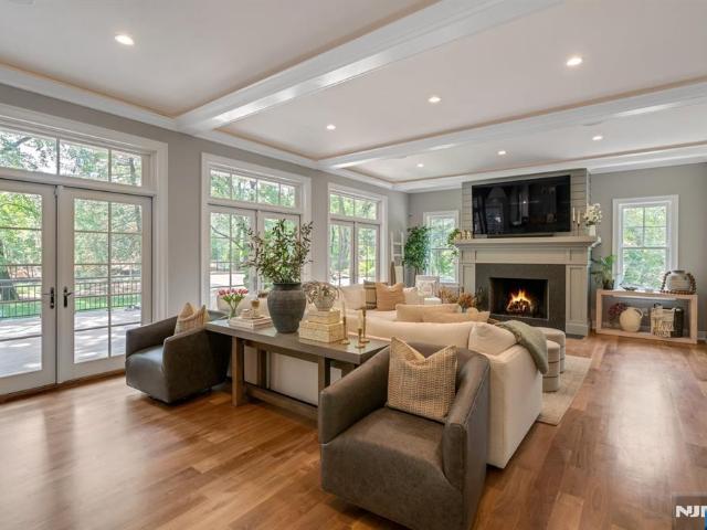 4 Brookview Court
