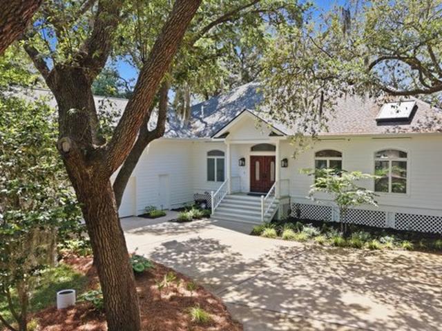 4 Broomfield Ln, Beaufort, SC 29907