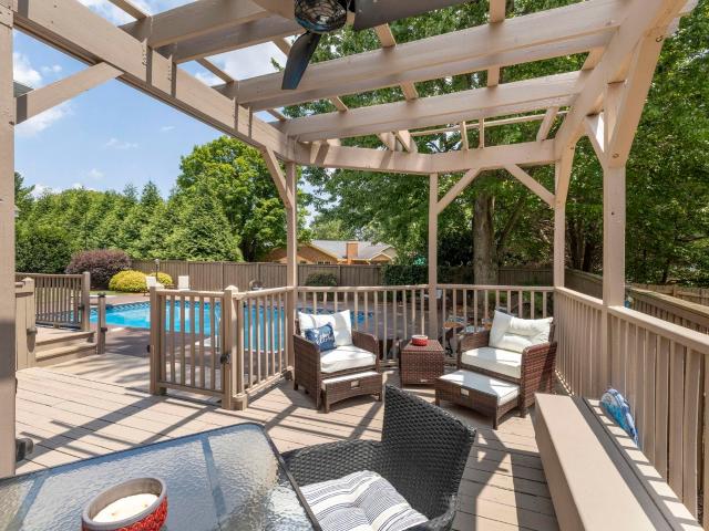 4 Brynhurst Court