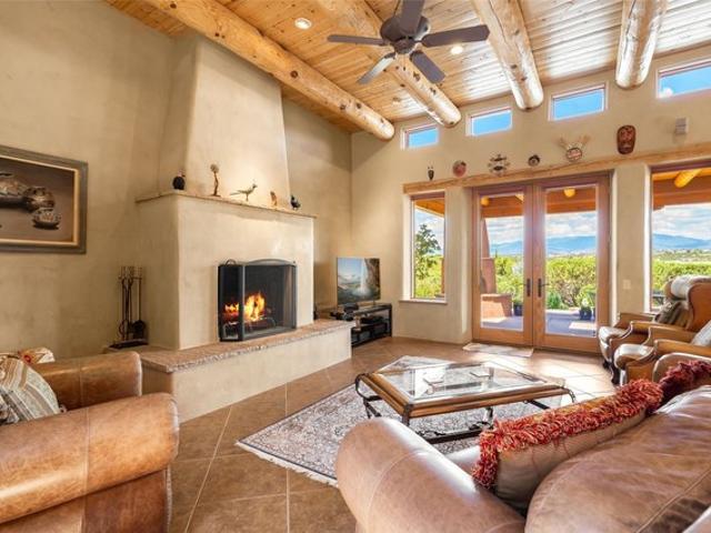 4 Calle Perezoso, Santa Fe, NM 87507