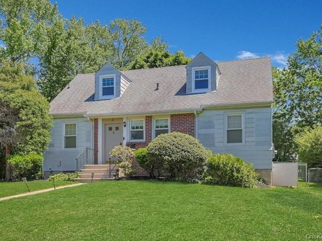 4 Calton Rd, New Rochelle, NY 10804