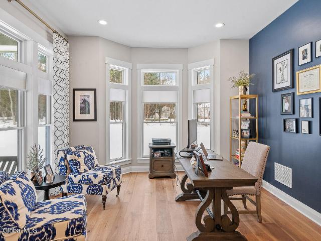 4 Cannon Royal Drive