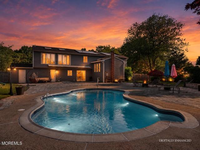 4 Canadian Woods Road