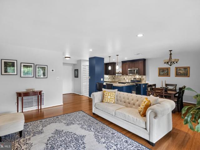 4 Candlemaker Court # 205