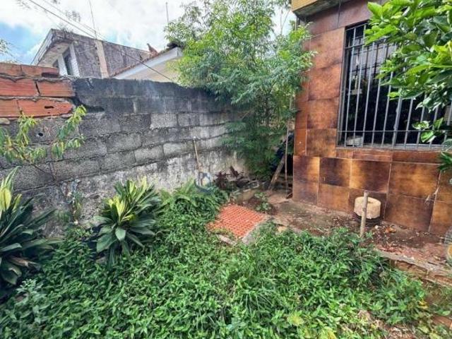 4 CASAS EM TERRENO NA FREGUESIA DO Ó