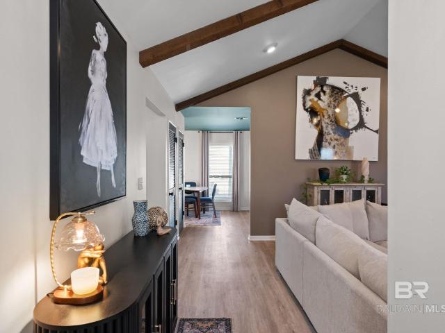 4 Cardinal Circle