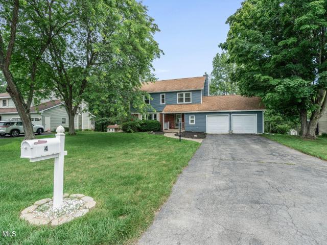 4 Carlyle Court