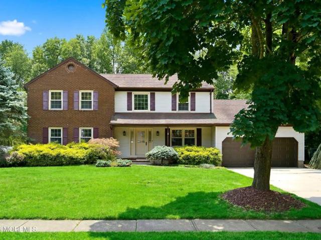 4 Carriage Ct, Marlboro, NJ 07746