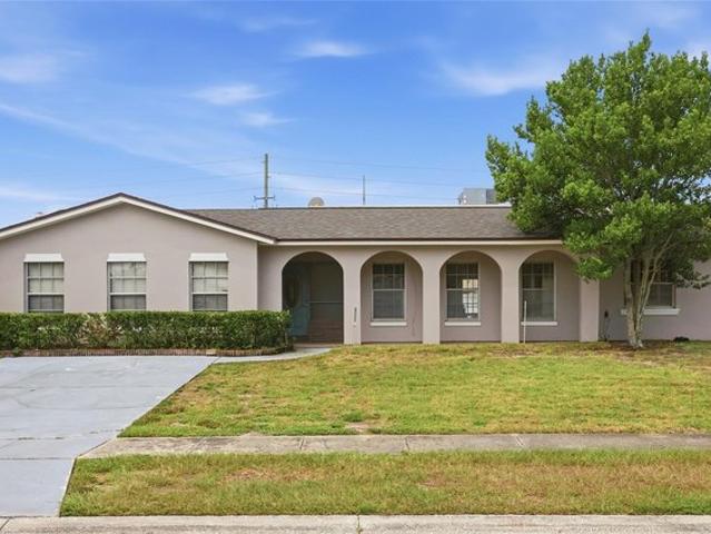 4 Carriage Hill Cir, Casselberry, FL 32707