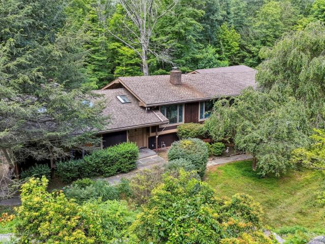 4 Cedar Hill Road