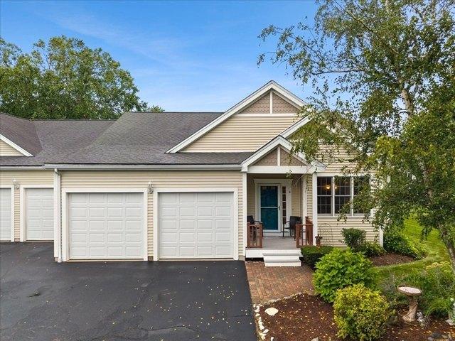 4 Chance Ct Unit 4, Carver, MA 02330