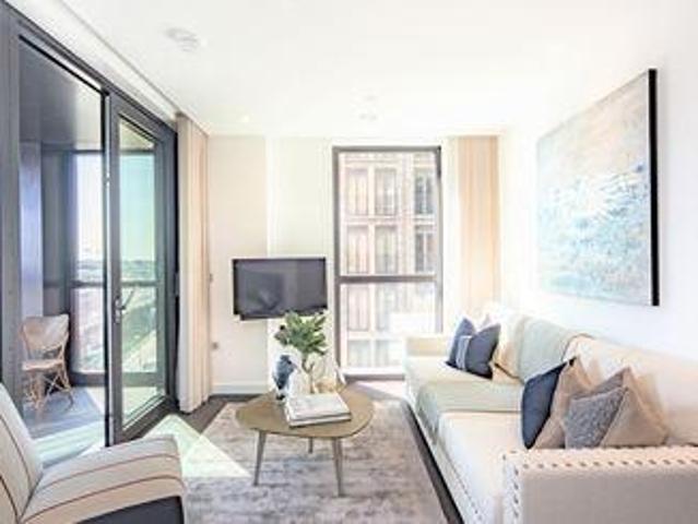 4 Charles Clowes Walk, London SW11 2 bed flat to rent £4,290 pcm £990 pw