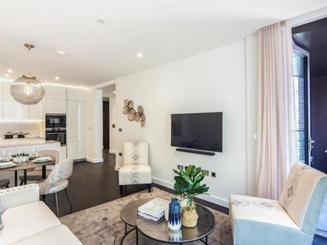 4 Charles Clowes Walk, SW11 2 bed flat to rent £4,897 pcm £1,130 pw