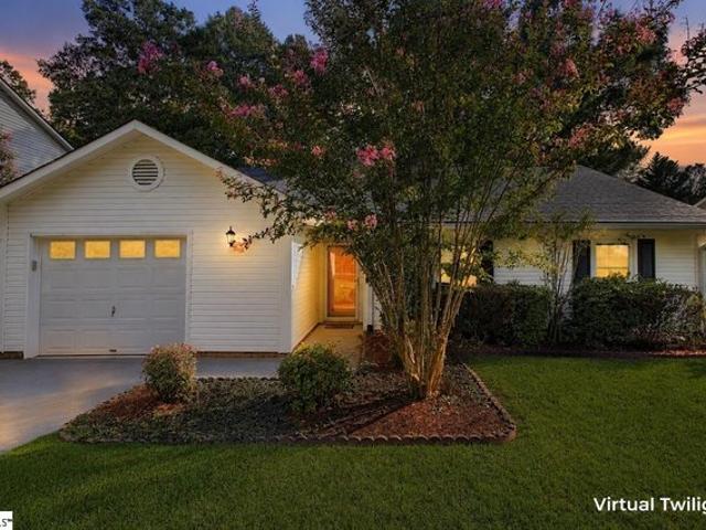 4 Chinaberry Ln, Simpsonville, SC 29680