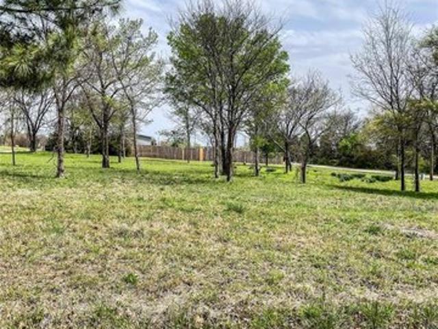 4 Choctaw Dr, Eufaula, OK 74432