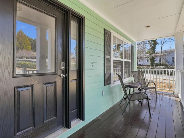 4 Claret Drive