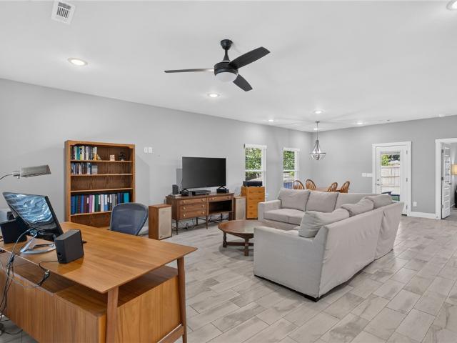 4 Clovelly Lane