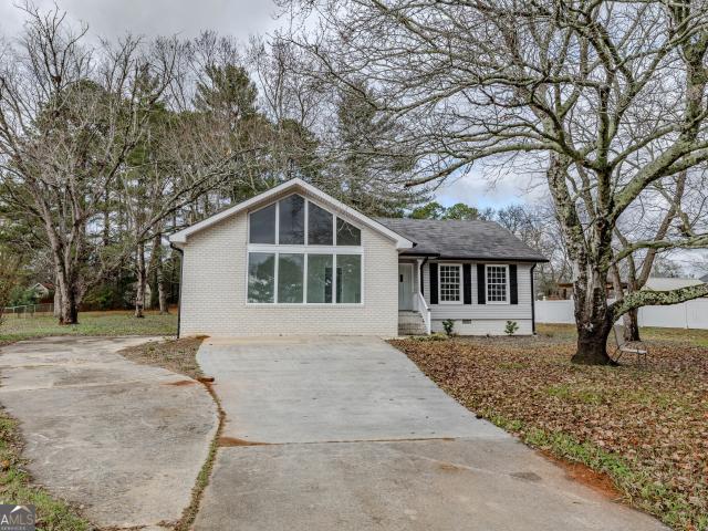 4 Coach Trail SE