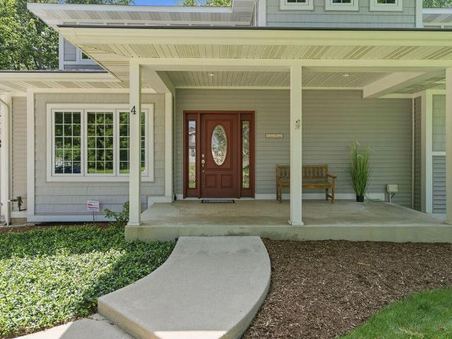 4 Columbine Drive